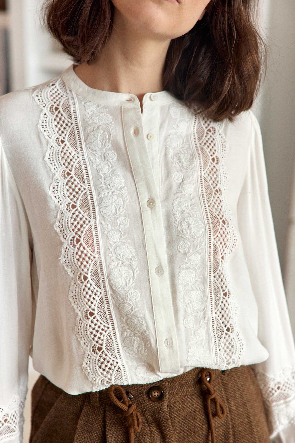Blouse Femme: Fluide, bohème, satinée, à col V | LA PETITE ÉTOILE Paris